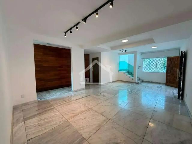 Casa / Sobrado para Locação em Ipatinga/MG Cidade Nobre 5 Quartos