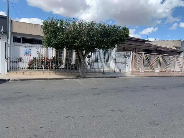 Casa / Sobrado para Locação em Itabaiana/SE Centro 3 Quartos