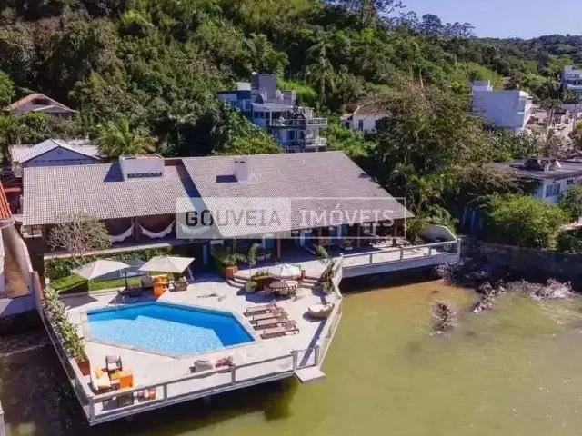 Casa / Sobrado para Locação em Itajaí/SC Cabeçudas 5 Quartos