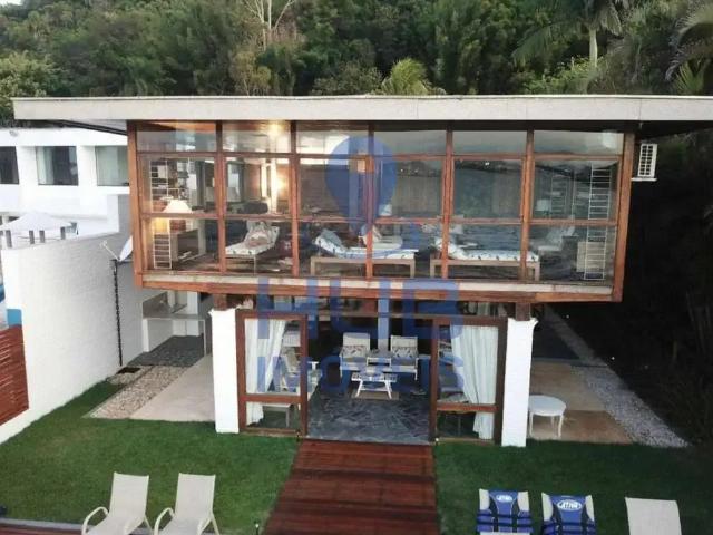 Casa / Sobrado para Locação em Itajaí/SC Cabeçudas 6 Quartos