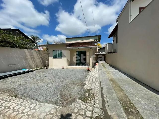 Casa / Sobrado para Locação em Itajaí/SC Centro 2 Quartos