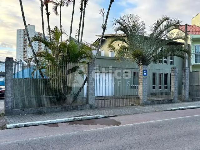 Casa / Sobrado para Locação em Itajaí/SC Centro 3 Quartos