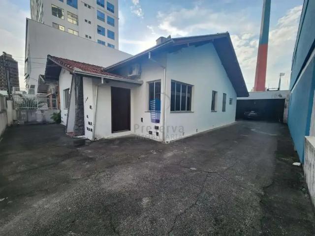 Casa / Sobrado para Locação em Itajaí/SC Centro 4 Quartos