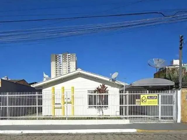 Casa / Sobrado para Locação em Itajaí/SC Fazenda 3 Quartos