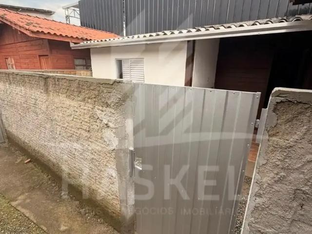 Casa / Sobrado para Locação em Itajaí/SC São João 1 Quartos