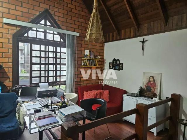 Casa / Sobrado para Locação em Itajaí/SC Praia Brava 3 Quartos