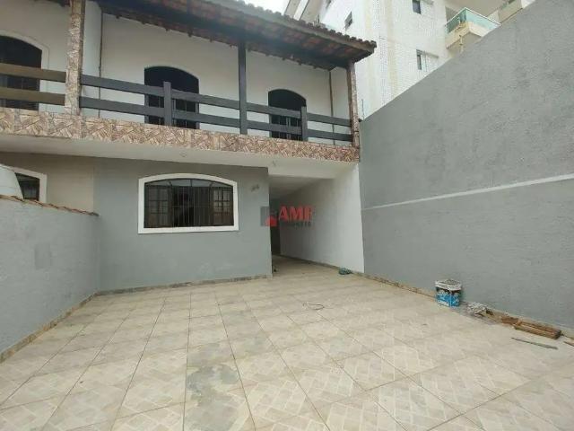 Casa / Sobrado para Locação em Itanhaém/SP Satélite 3 Quartos