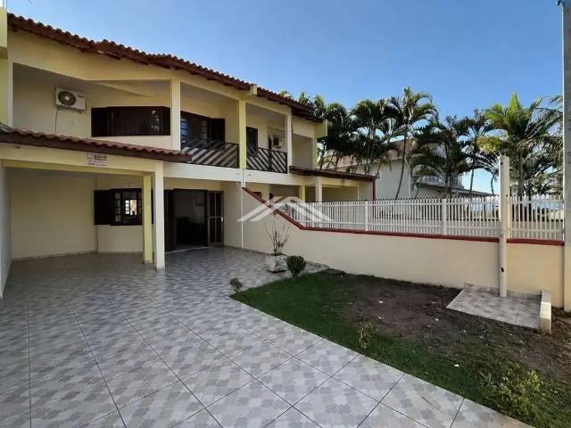 Casa / Sobrado para Locação em Itapoá/SC Cambijú 3 Quartos