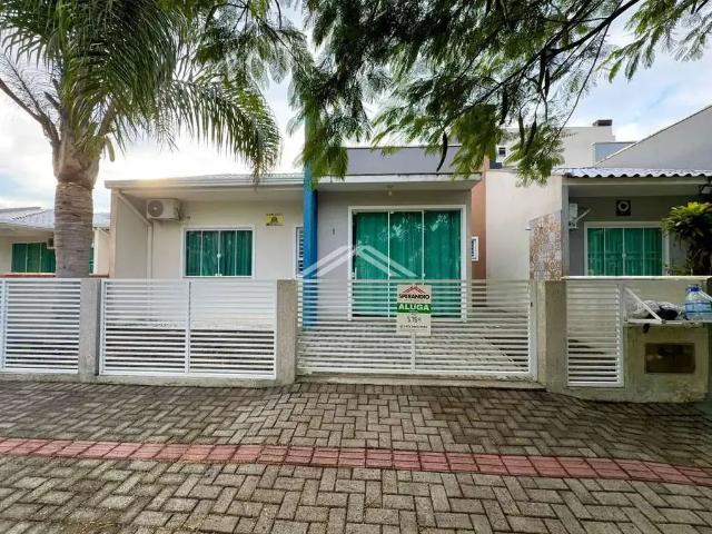 Casa / Sobrado para Locação em Itapoá/SC Barra do Sai 2 Quartos