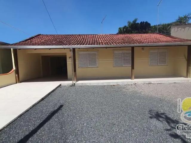 Casa / Sobrado para Locação em Itapoá/SC Barra do Sai 2 Quartos