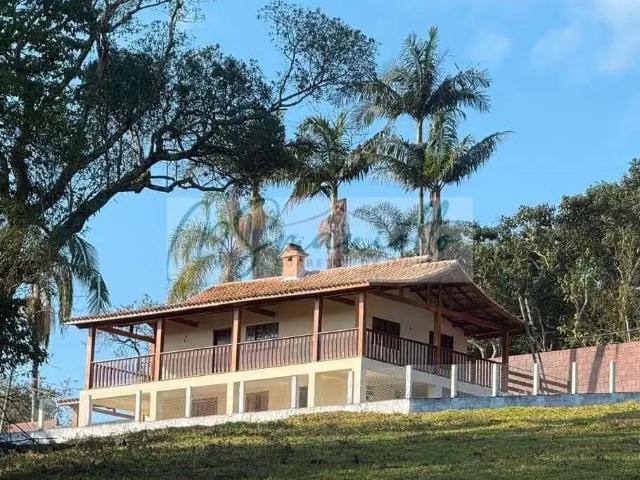 Casa / Sobrado para Locação em Itapecerica da Serra/SP da Lagoa 3 Quartos