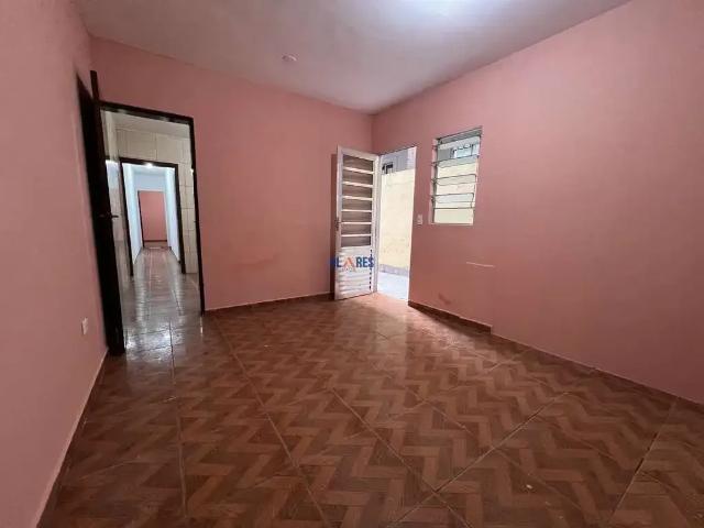 Casa / Sobrado para Locação em Itapecerica da Serra/SP Parque Paraíso 2 Quartos