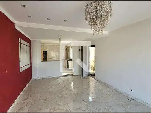 Casa / Sobrado para Locação em Itaquaquecetuba/SP Vila São Carlos 1 Quartos