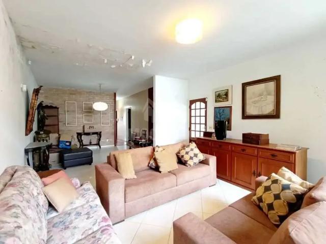 Casa / Sobrado para Locação em Itatiba/SP Jardim Belém 3 Quartos
