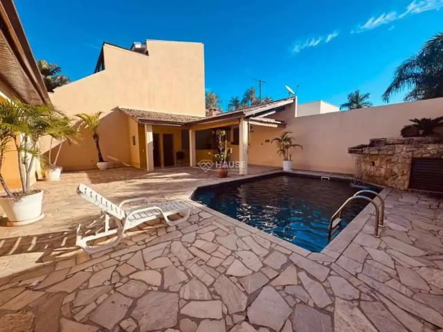 Casa / Sobrado para Locação em Itatiba/SP Terras de Santa Cruz 4 Quartos