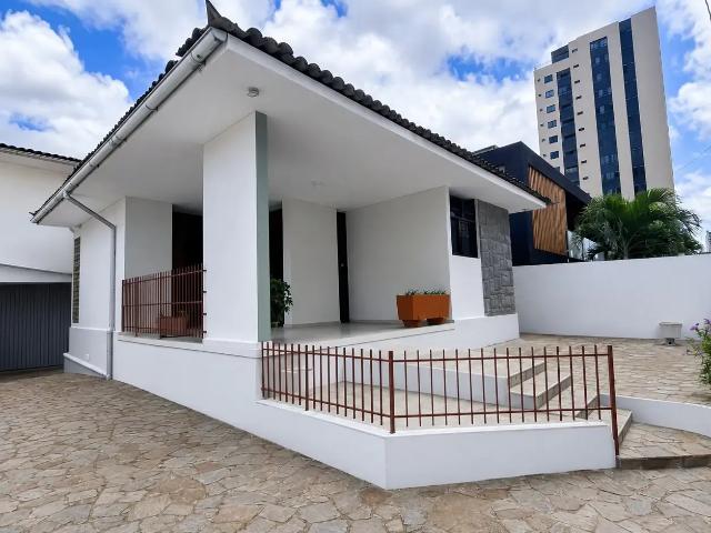 Casa / Sobrado para Locação em João Pessoa/PB Brisamar 4 Quartos