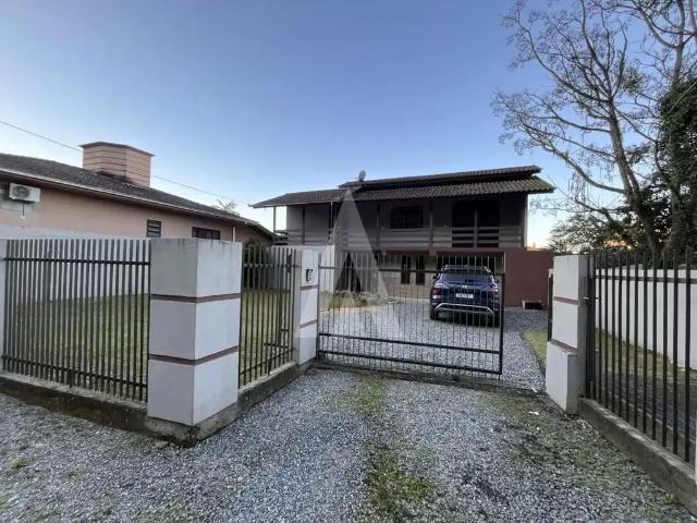 Casa / Sobrado para Locação em Joinville/SC Comasa 3 Quartos