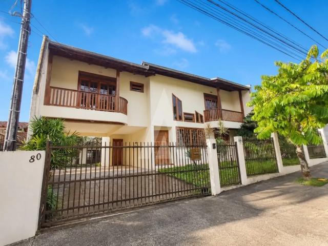 Casa / Sobrado para Locação em Joinville/SC Costa e Silva 4 Quartos