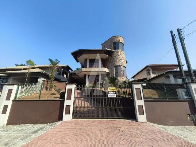 Casa / Sobrado para Locação em Joinville/SC Costa e Silva 3 Quartos