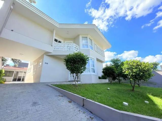 Casa / Sobrado para Locação em Joinville/SC Costa e Silva 3 Quartos