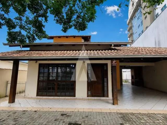 Casa / Sobrado para Locação em Joinville/SC América 4 Quartos