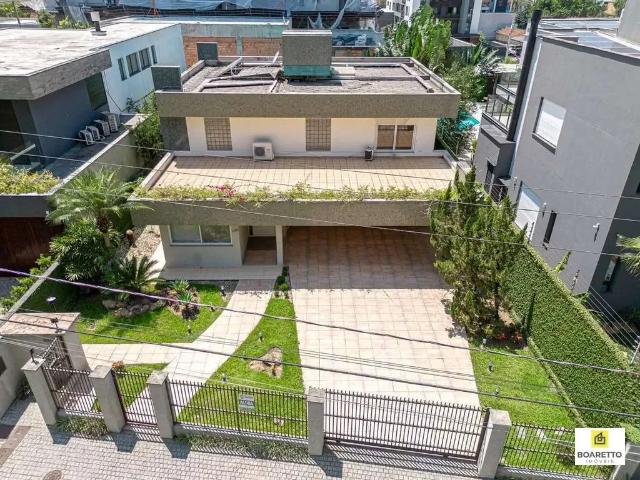 Casa / Sobrado para Locação em Joinville/SC América 3 Quartos