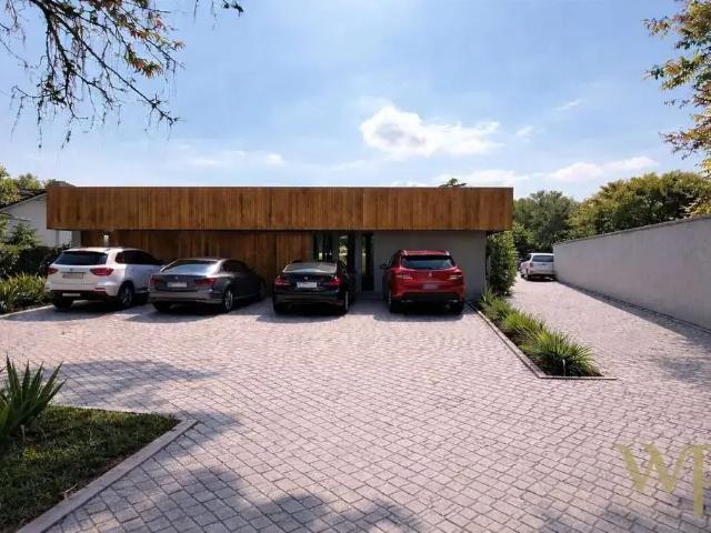 Casa / Sobrado para Locação em Joinville/SC Anita Garibaldi 3 Quartos