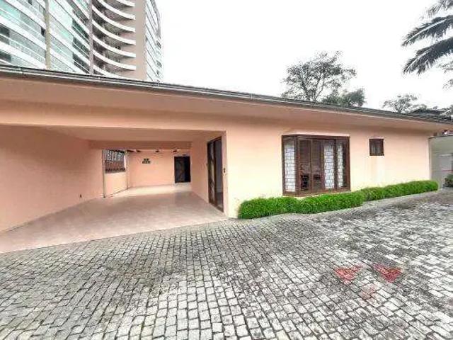 Casa / Sobrado para Locação em Joinville/SC Atiradores 3 Quartos