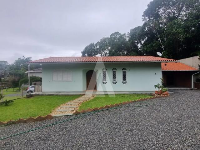 Casa / Sobrado para Locação em Joinville/SC Atiradores 3 Quartos