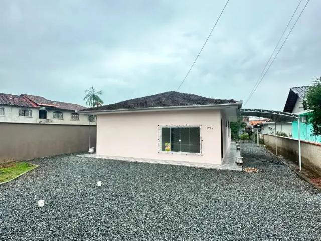 Casa / Sobrado para Locação em Joinville/SC Aventureiro 3 Quartos