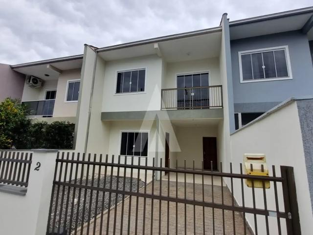 Casa / Sobrado para Locação em Joinville/SC Boa Vista 3 Quartos