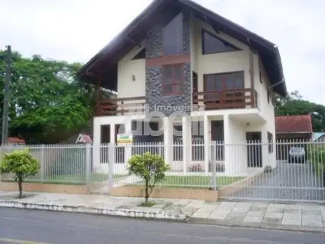Casa / Sobrado para Locação em Joinville/SC Bom Retiro 4 Quartos