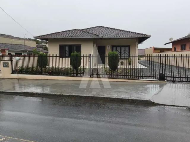 Casa / Sobrado para Locação em Joinville/SC Bom Retiro 3 Quartos