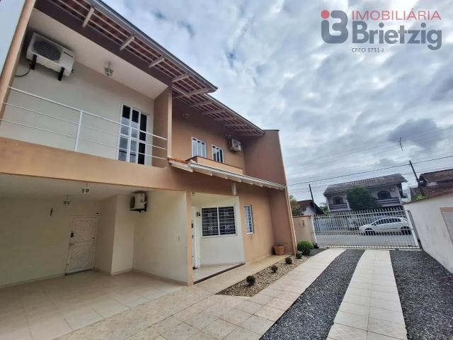 Casa / Sobrado para Locação em Joinville/SC Bom Retiro 3 Quartos