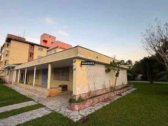 Casa / Sobrado para Locação em Joinville/SC Bucarein 1 Quartos