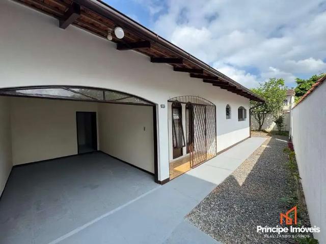 Casa / Sobrado para Locação em Joinville/SC Bucarein