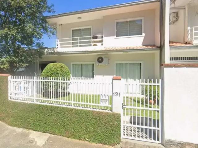 Casa / Sobrado para Locação em Joinville/SC Glória 3 Quartos