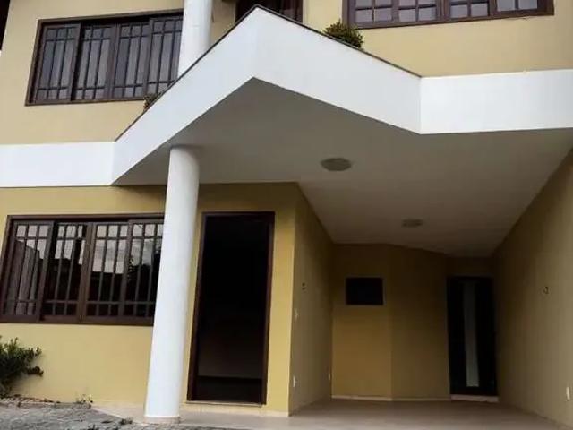 Casa / Sobrado para Locação em Joinville/SC Glória 4 Quartos