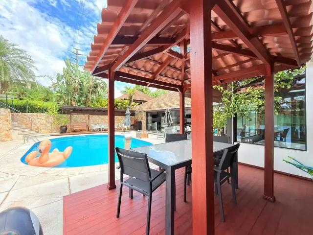 Casa / Sobrado para Locação em Joinville/SC Glória 4 Quartos