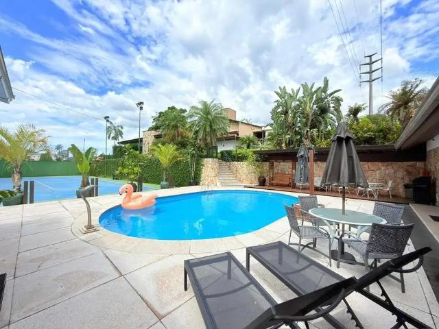 Casa / Sobrado para Locação em Joinville/SC Glória 4 Quartos