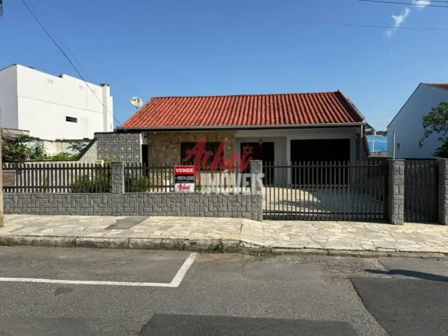 Casa / Sobrado para Locação em Joinville/SC Guanabara 3 Quartos