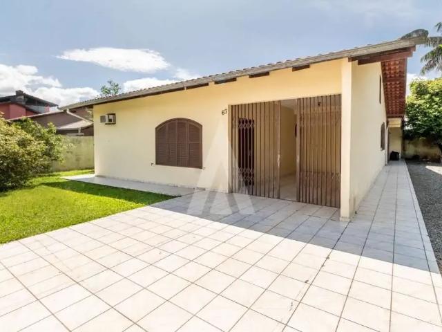 Casa / Sobrado para Locação em Joinville/SC Guanabara 3 Quartos