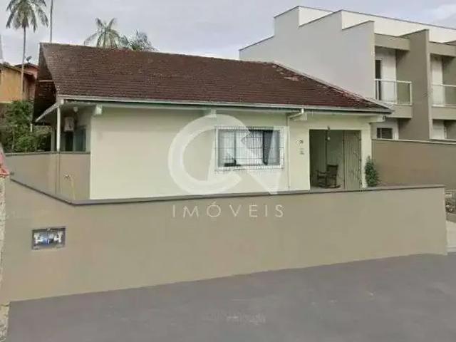 Casa / Sobrado para Locação em Joinville/SC Guanabara 4 Quartos