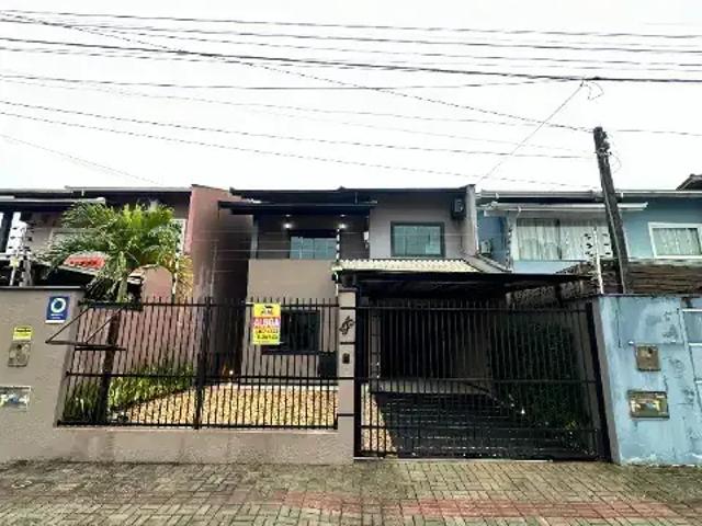 Casa / Sobrado para Locação em Joinville/SC Espinheiros 3 Quartos