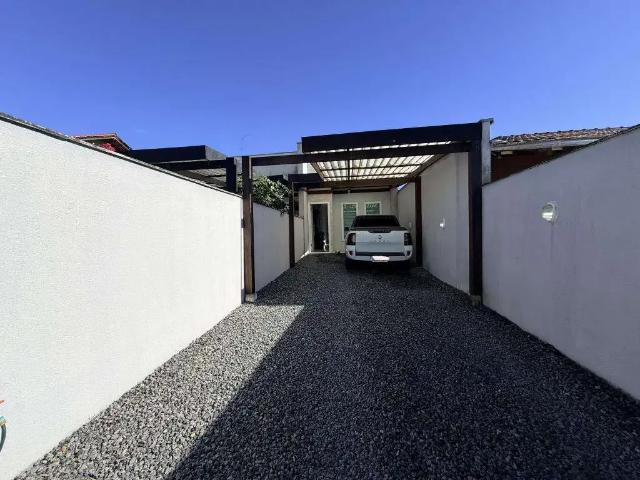 Casa / Sobrado para Locação em Joinville/SC Espinheiros 3 Quartos