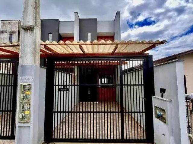 Casa / Sobrado para Locação em Joinville/SC Espinheiros 2 Quartos