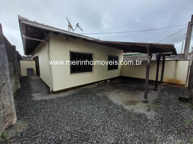 Casa / Sobrado para Locação em Joinville/SC Fátima 2 Quartos