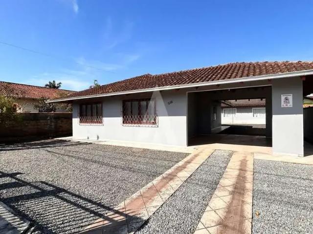 Casa / Sobrado para Locação em Joinville/SC Fátima 3 Quartos