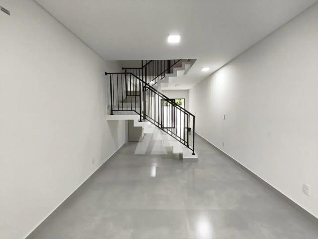Casa / Sobrado para Locação em Joinville/SC Floresta 3 Quartos