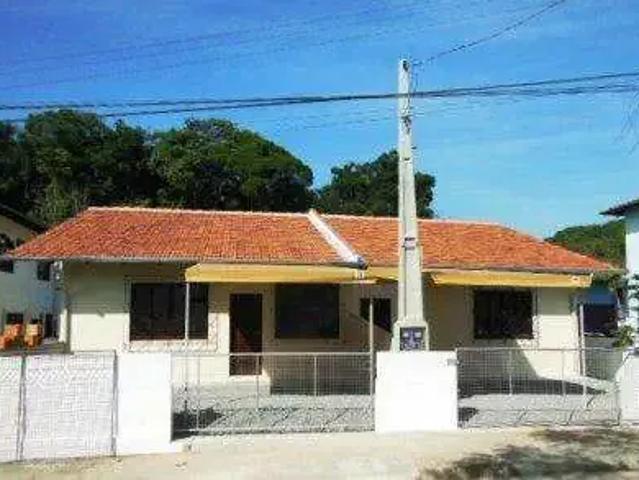 Casa / Sobrado para Locação em Joinville/SC Floresta 3 Quartos